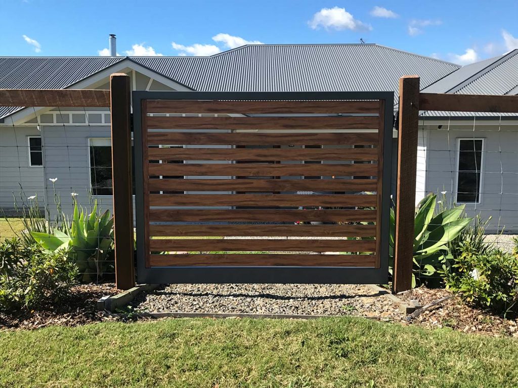 Timber Wrap Entry Gate - Habitat Screens