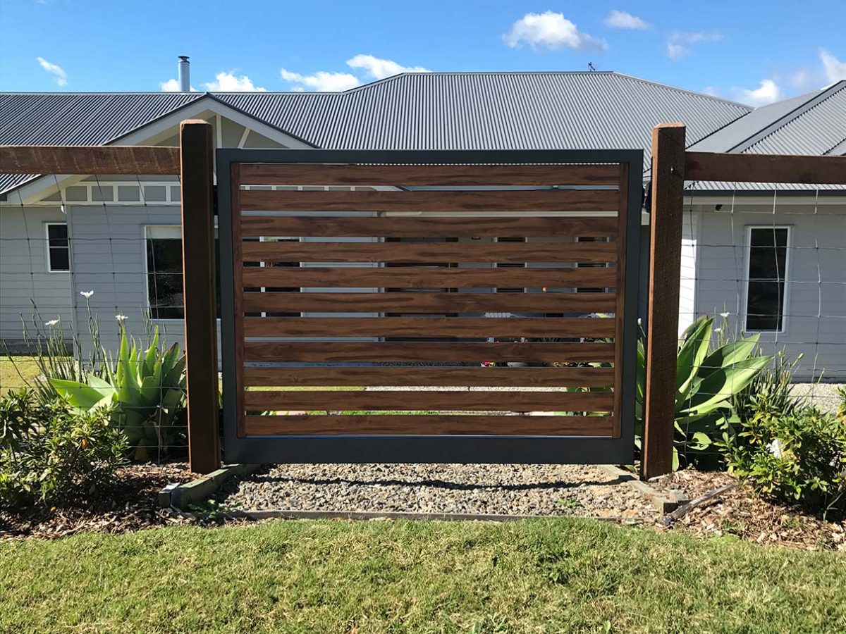 Timber Wrap Entry Gate - Habitat Screens